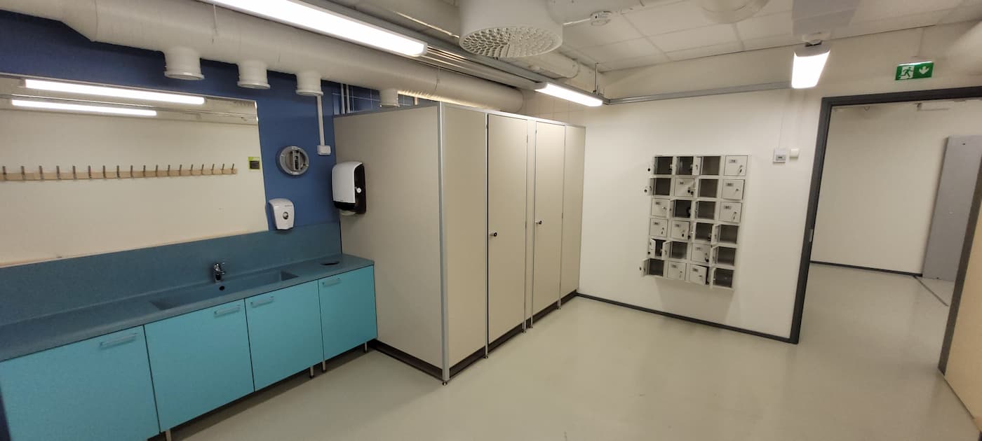 Eltete LTT 13 – Kestävät wc-kopit Kivimaan kouluun